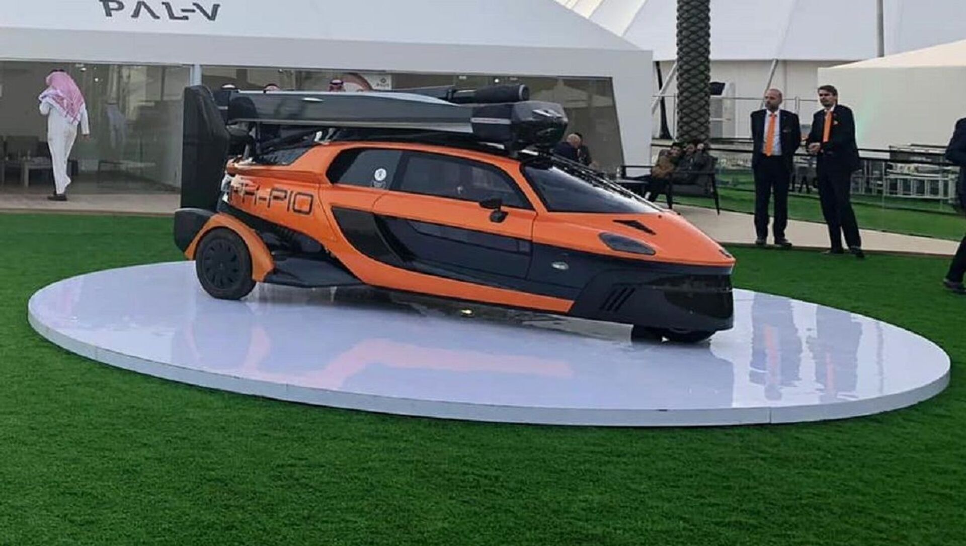 Conoce el primer auto volador comercial del mundo | Vídeo, Fotos - 06.12.2019, Sputnik Mundo